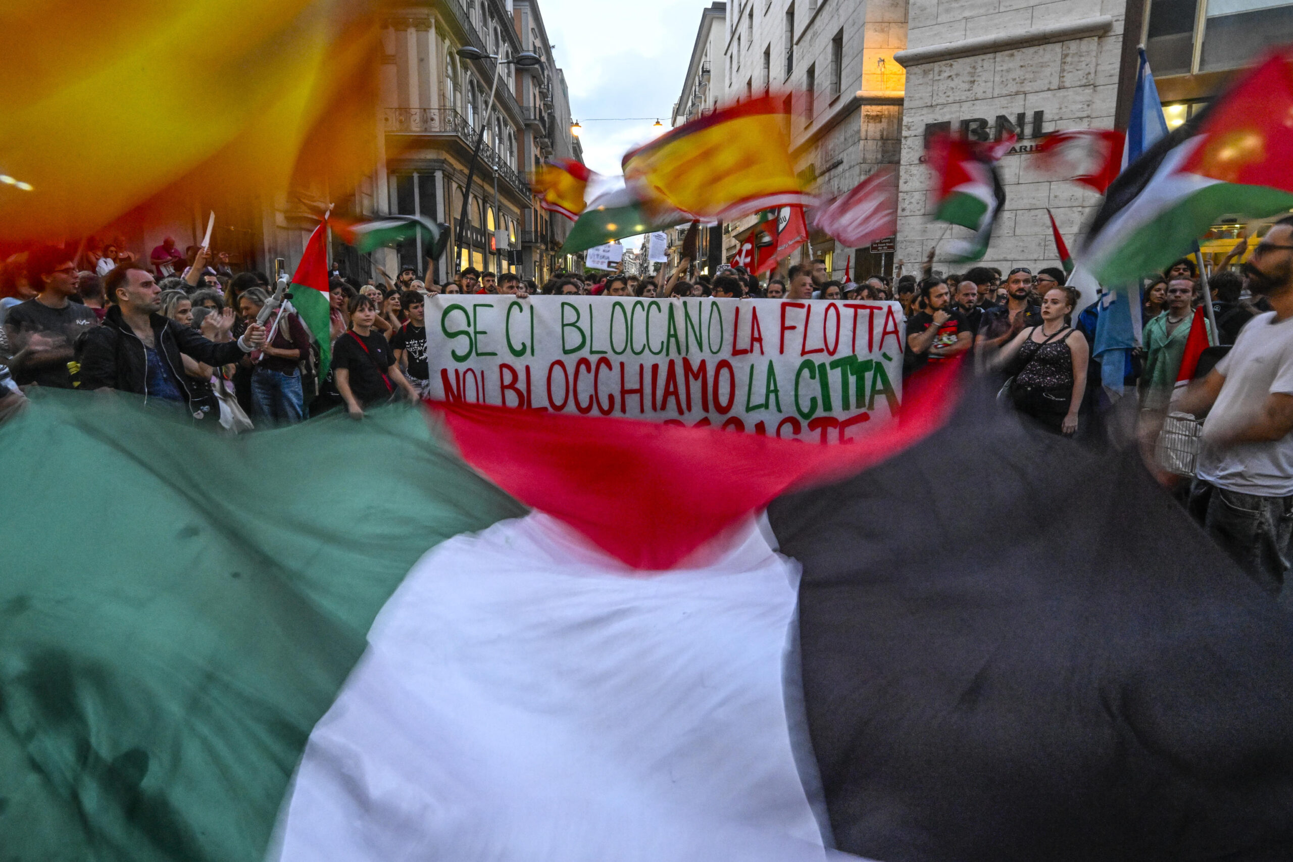 La Flotilla è una cagata pazzesca - Radio Libertà